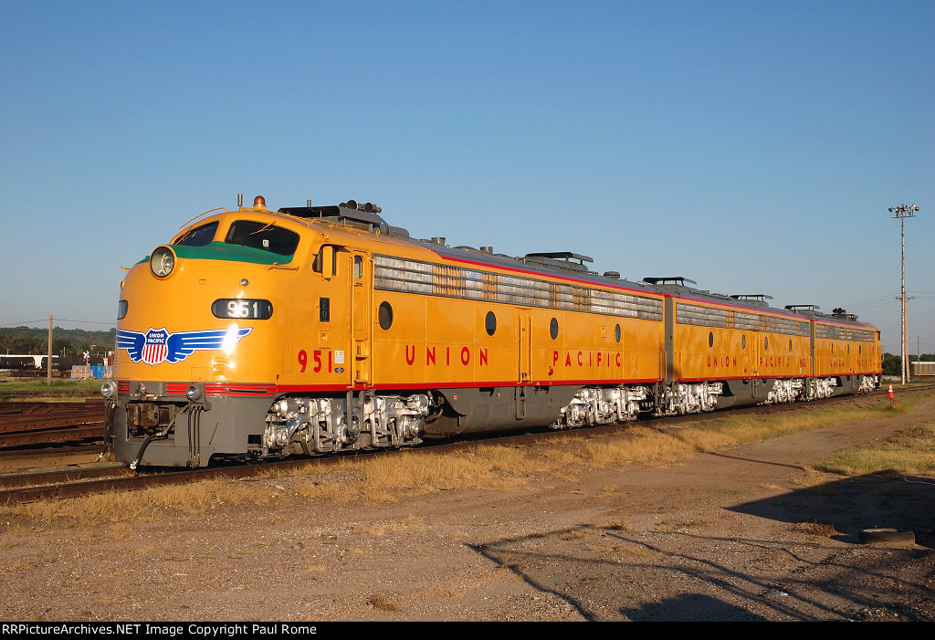 UP 951, 963B, 949, A-B-A set